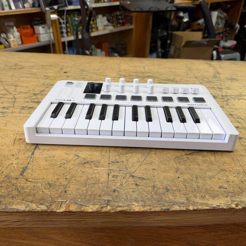 Used Arturia MiniLab 3 25 Slim Key Keyboard Controller | Metro Gnome Music
